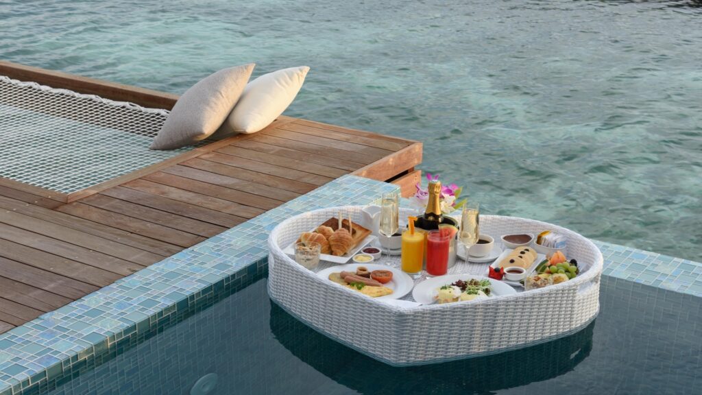 Indulge in Luxury: Bandos Maldives floating breakfast experience ...